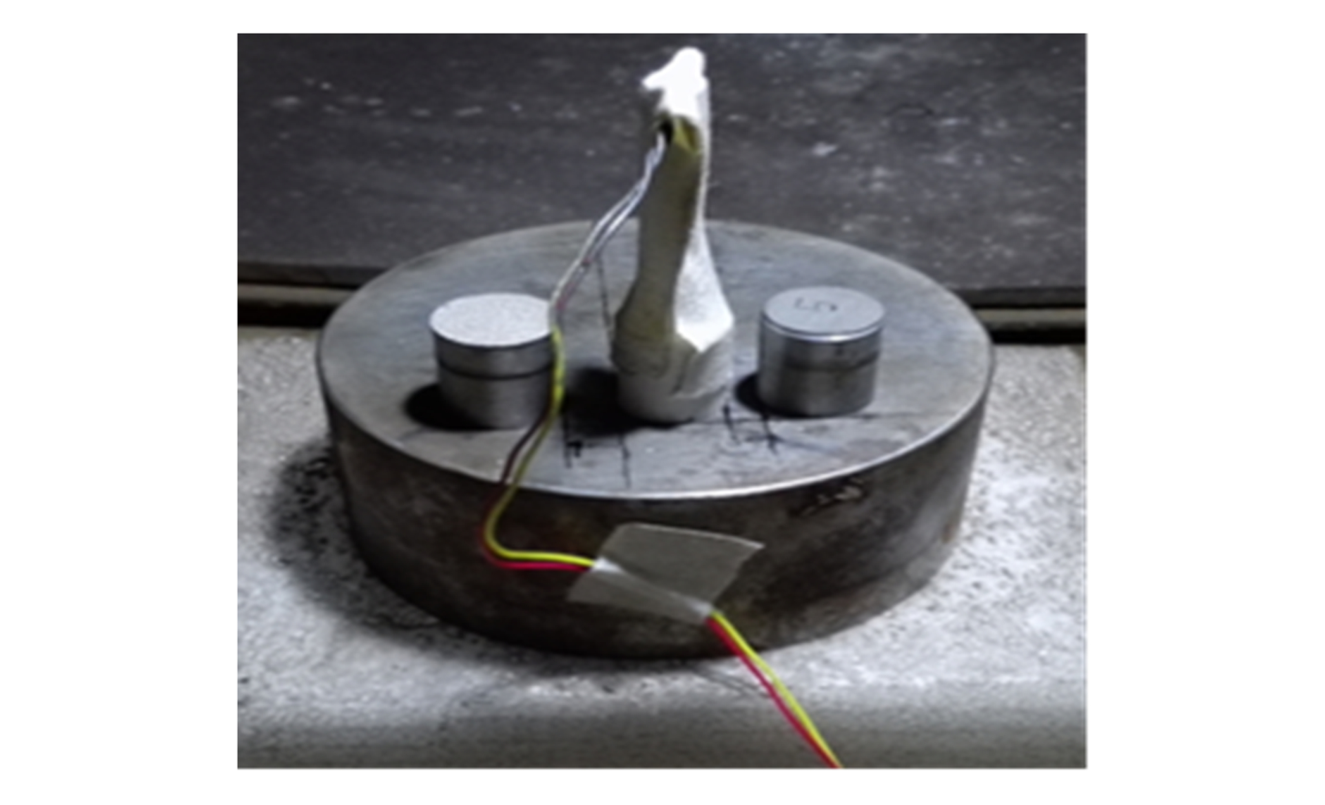 聚奥-9C装药的传爆管殉爆