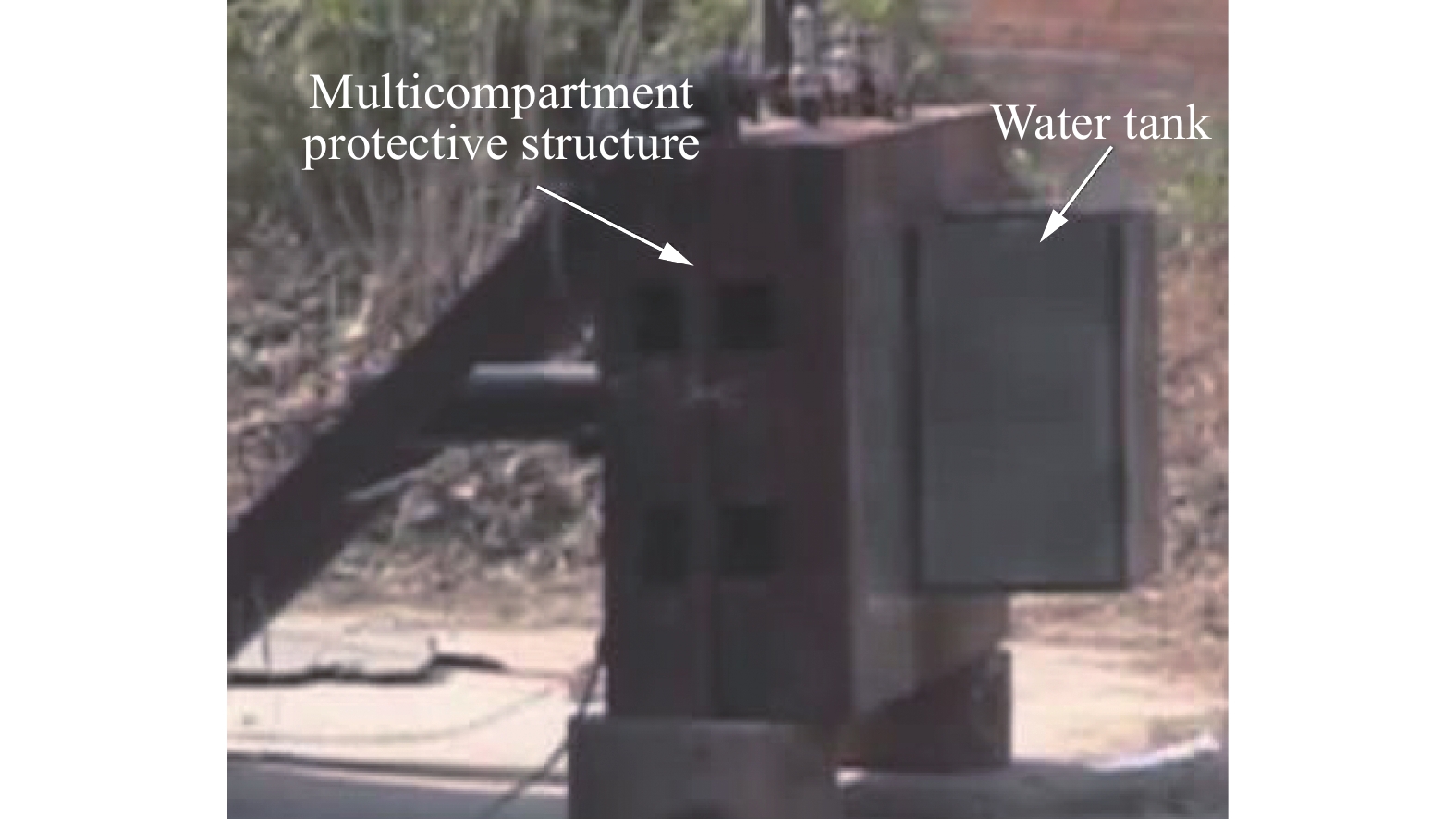 大型舰船在水下接触爆炸下的毁伤与防护研究综述