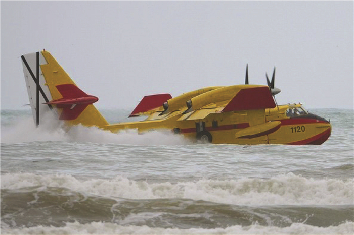 大型水陆两栖飞机增升装置特殊设计综述
